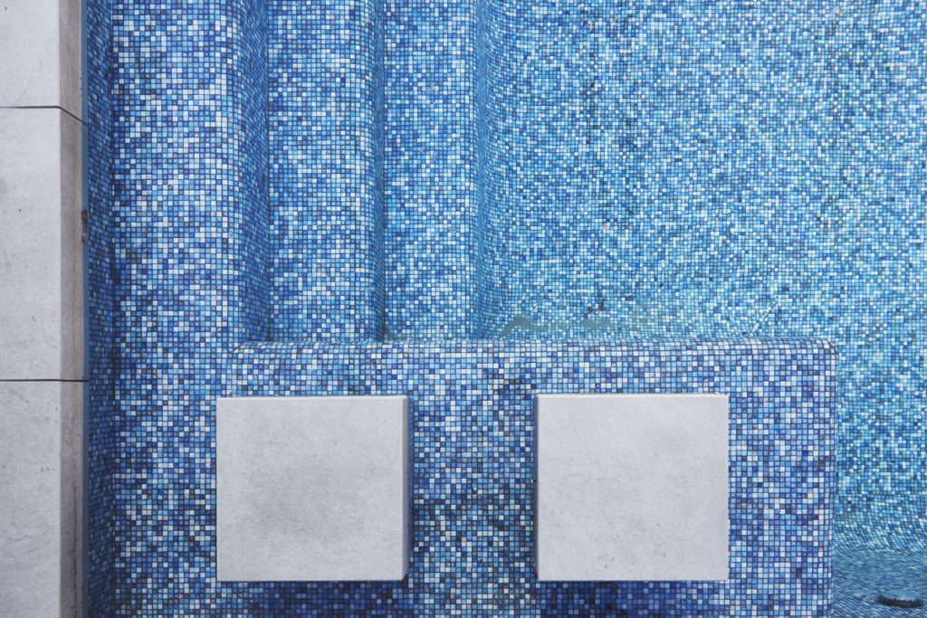 5 tips to help you choose your pool colour - Neptune Pools